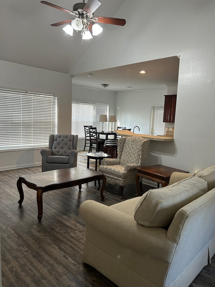 House At Lincoln Road
3 Bedrooms & 2 Full Bath. - Monroe, LA