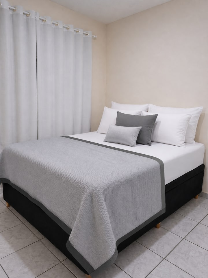 Apê P/4 Pessoas C/sala Lado Shopping Vv E Px Praia - Vila Velha