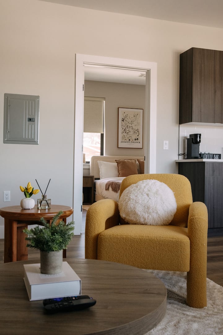 Luxe Modern Home | 20 Min Nyc/ewr | Free Parking - Union City, NJ