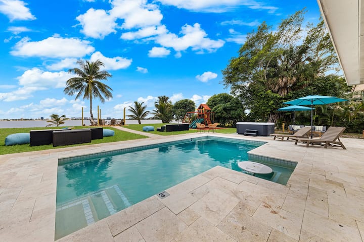 Waterfront Stunner! Heated Pool+spa+sauna+firepit - The Bahamas