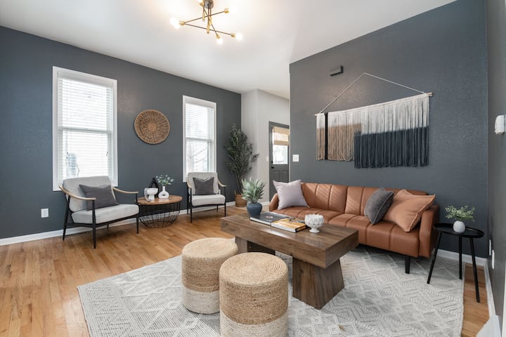 Walkable, Clean, Downtown And Yet So Quiet! - 