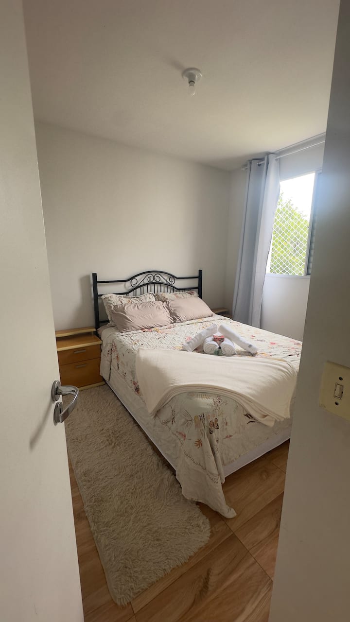 Acolhedor E Completo | Portaria 24h E Vaga Coberta - Itu