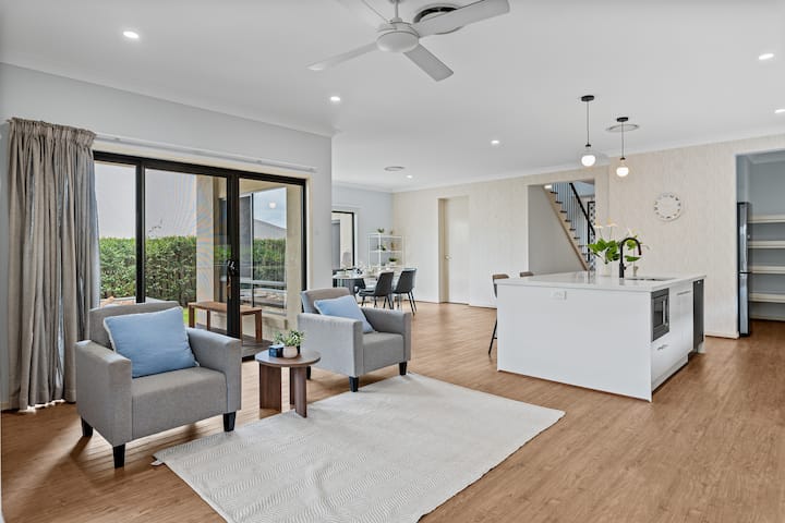 4br W/2 Ensuites&lounges | Near Rochedale Village - 