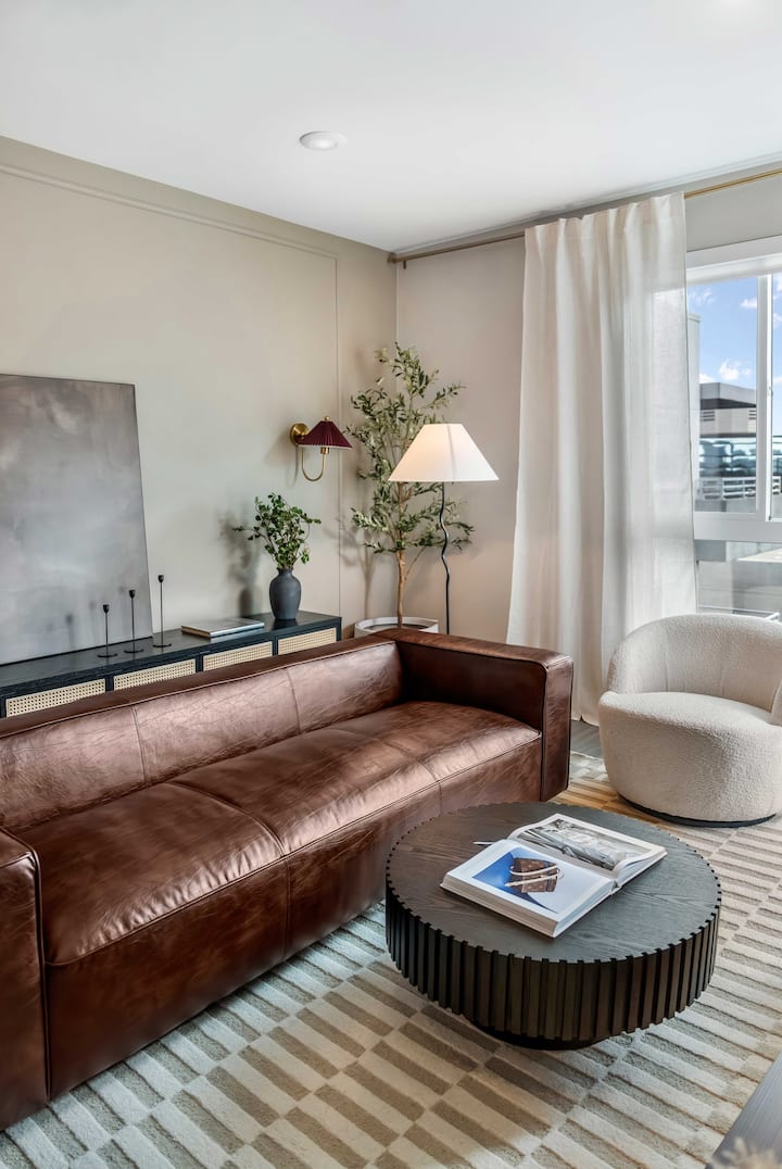 The Thompson® - Luxury 1br In Irvine W/ Gym, Pool - Orange County