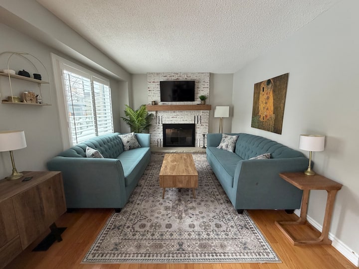 Tranquil 3-br Home Near Lake Ontario & Waterfront - Ajax
