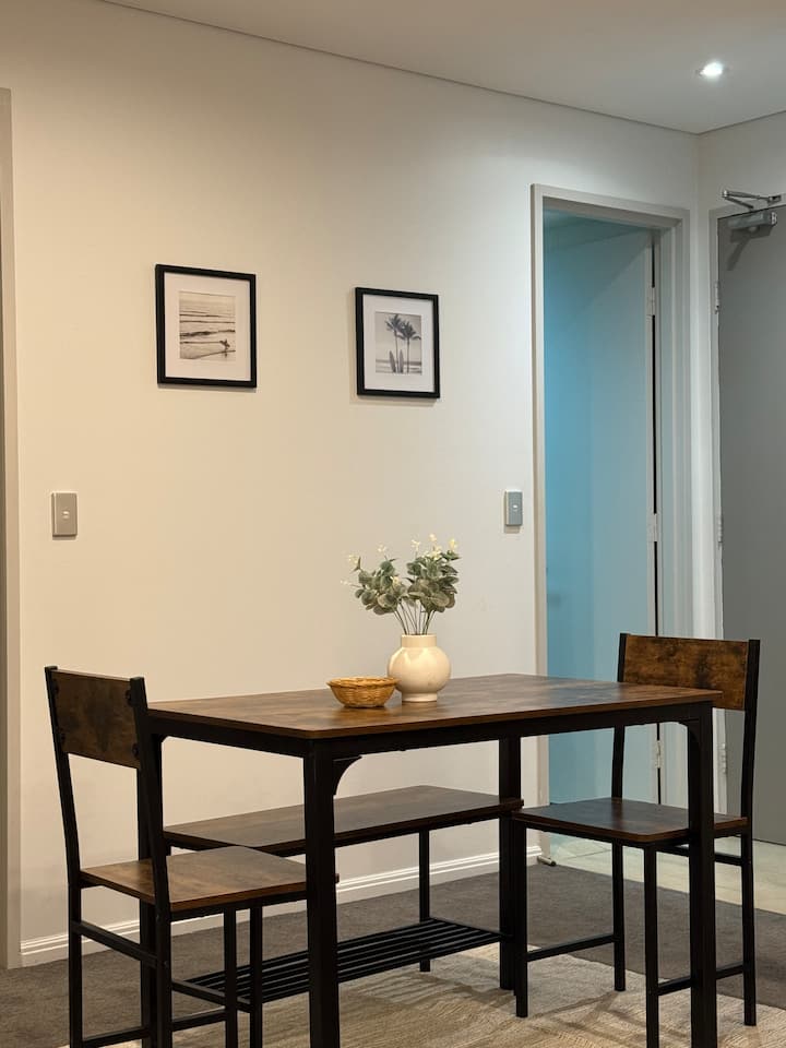 Stylish 2 Bedroom Apartment In Convenient Location - Rosebery