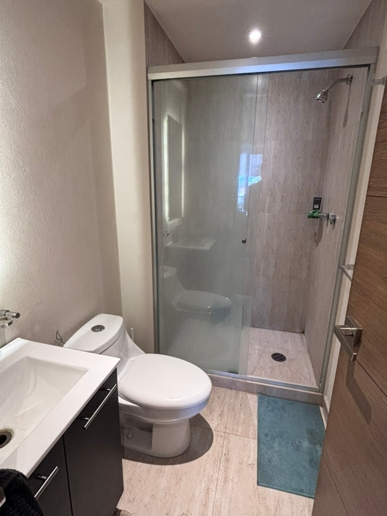 Cuarto con baño privado y balcón - Departamentos en renta en Ciudad de ...