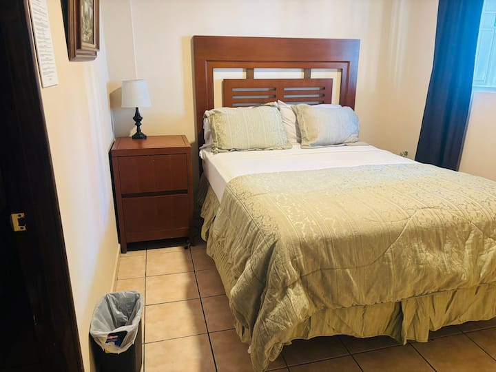 Del Bosque: Habitación Sencilla Deluxe - Imperial Beach, CA