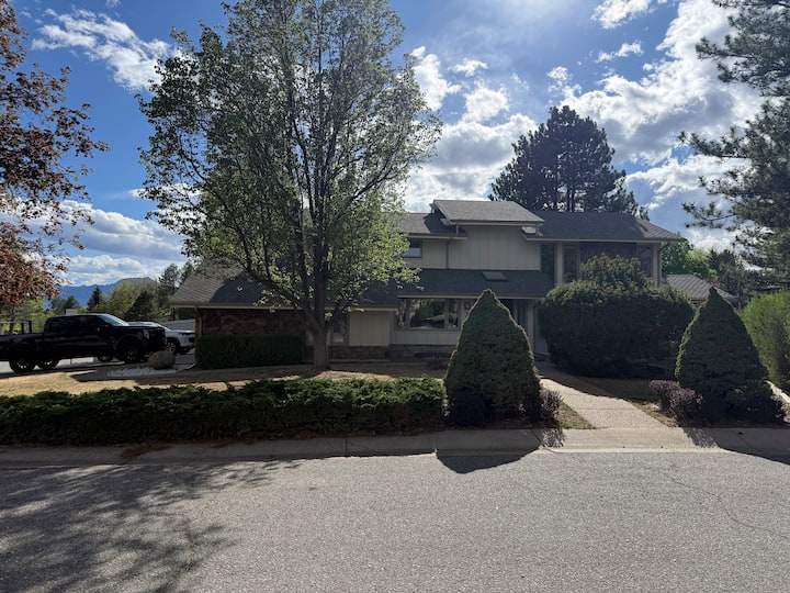 Groovy Boulder Retreat - Boulder, CO