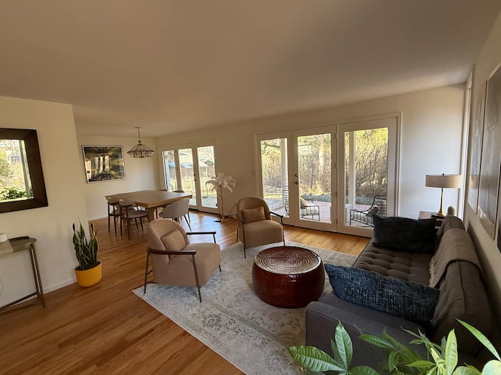 Groovy Boulder Retreat - Erie, CO