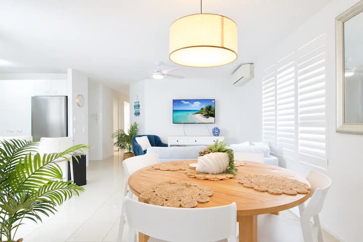 Sea Sounds & Sunset Skies | Buddina Beachfront - Sunshine Coast Queensland, Australia