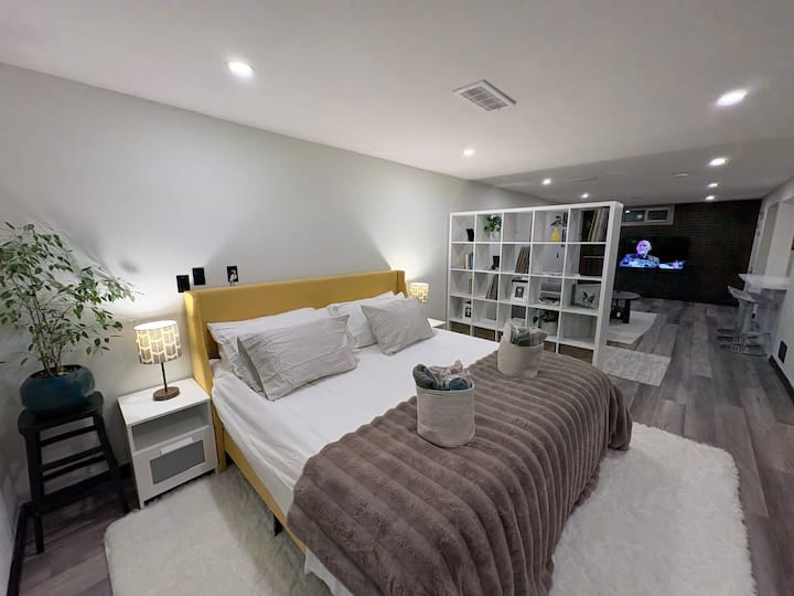 Market Mall Hideaway - Calgary