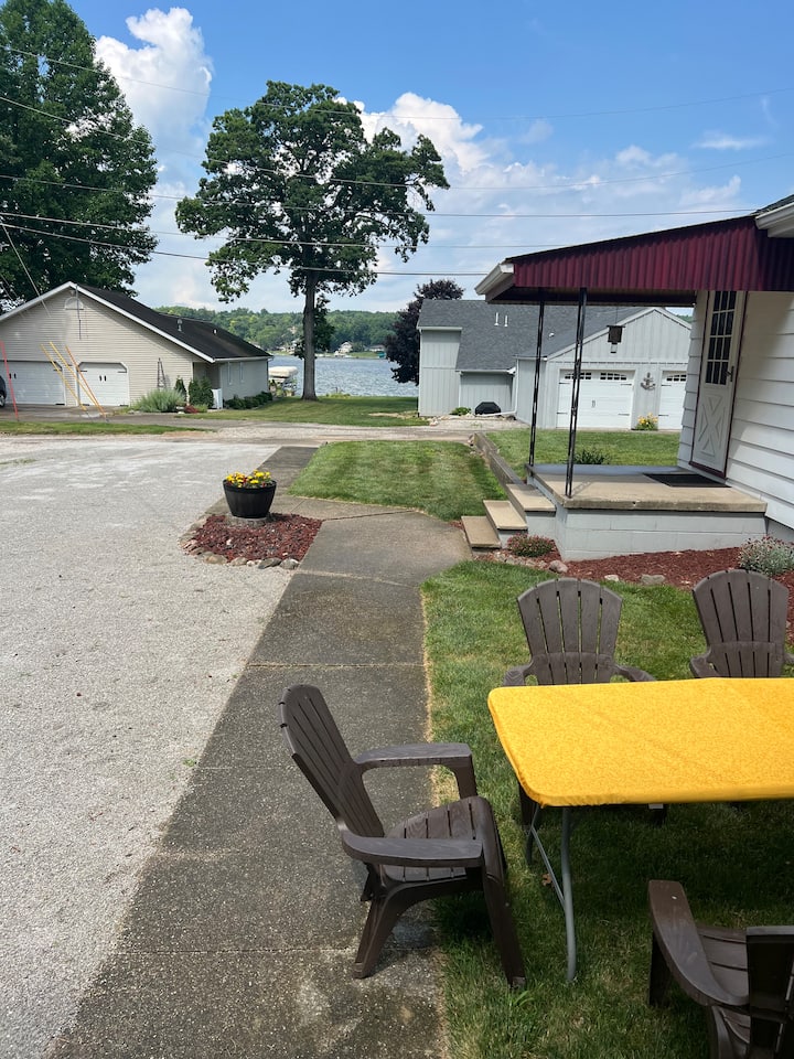 Accessible Lake House W/ Dock Access + Pontoon - Fremont, IN