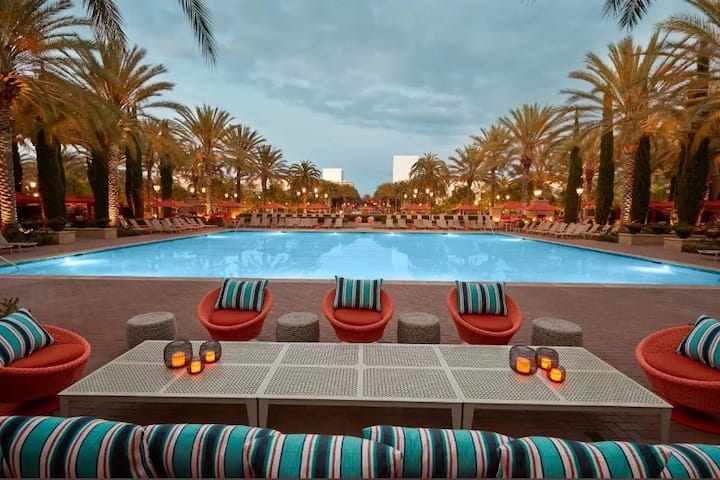 Spacious Studio | 2 Beds | Walk To Irvine Spectrum - Irvine, CA