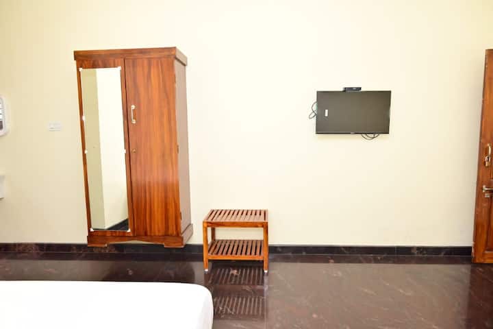 Anand Brothers Lodge - Thoothukudi