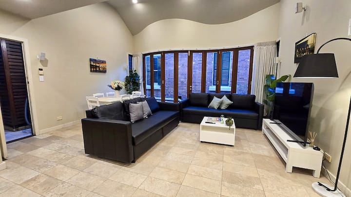 Vintage 2bd Townhouse Central Cbd | Free Parking - 브리즈번