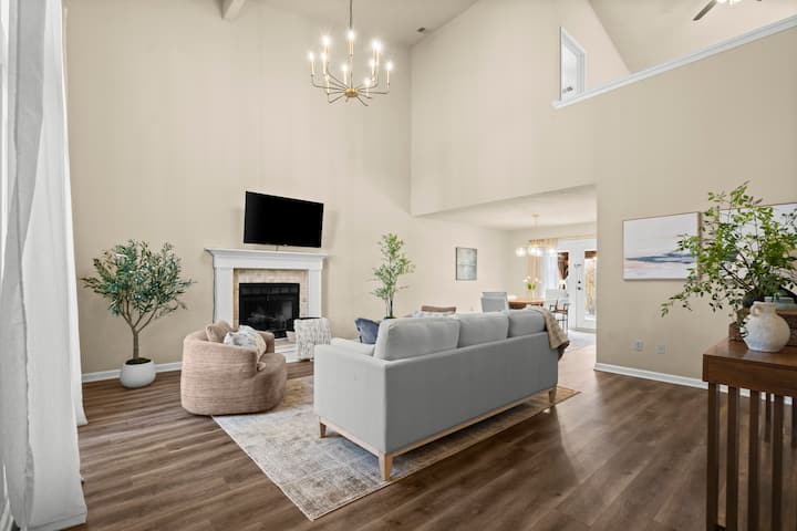 Entire Home 3 Bed/2 Bathroom Fully Furnished - Alpharetta, GA