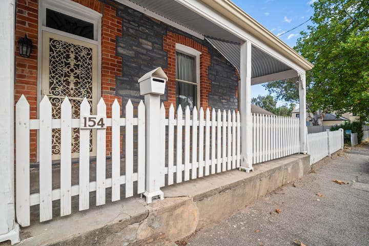 Cobblers Rest, Mt Pleasant. South Australia - Birdwood