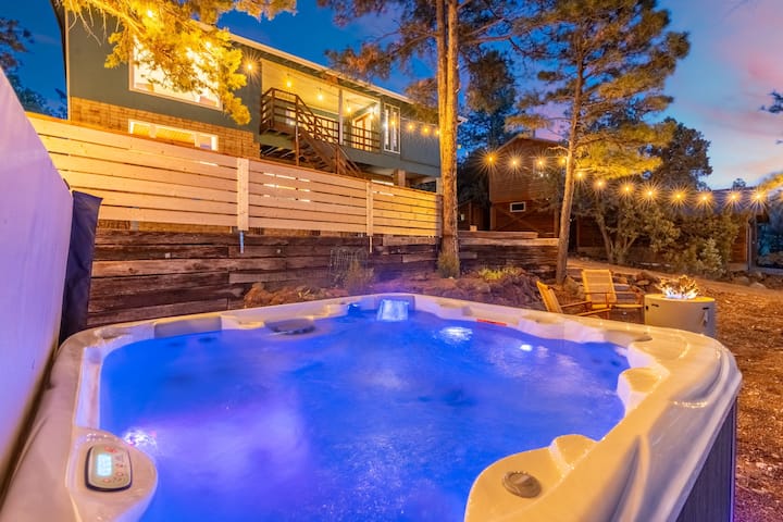 Massive Williams Paradise | Jacuzzi | Sleeps 14 - Williams, AZ