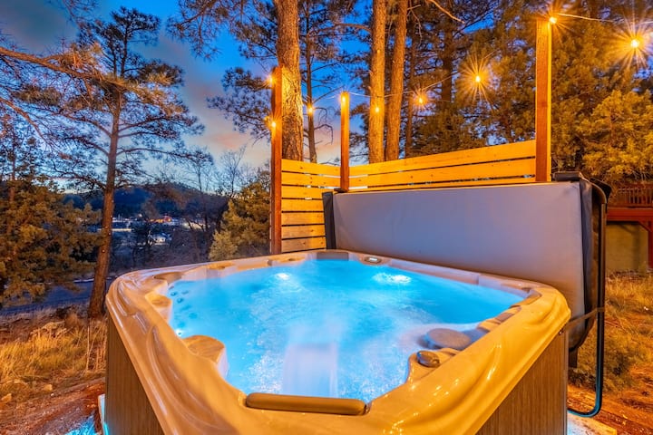 Massive Williams Paradise | Jacuzzi | Sleeps 14 - Williams, AZ