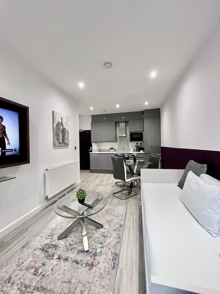 #12 Beautiful Apartment @Cmk Walkable To Station - Milton Keynes