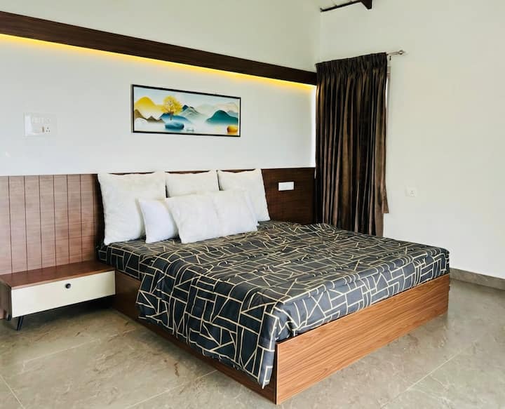 Bison Trails - Hilltop Haven With Panoramic Views - Kotagiri