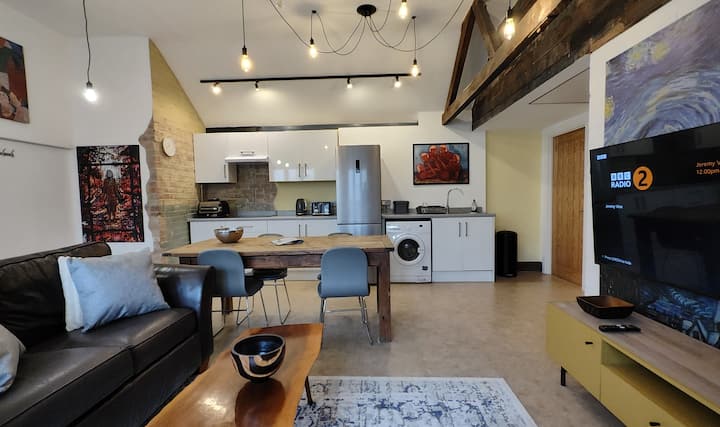 Spacious, Quiet, 1/2 Bed Loft Style Apartment - Oxford