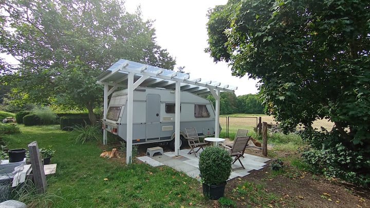 Wohnwagen Im Garten - Kratzeburg