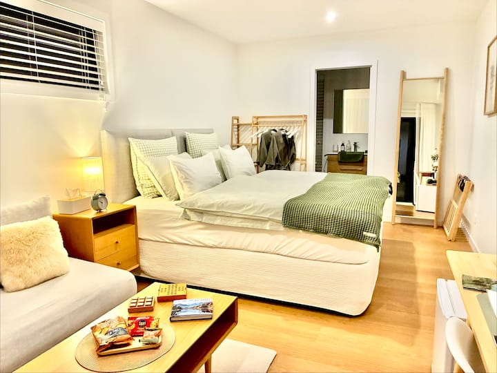 New! The Mann Homestay  Premium King Ensuite Room - Waihi