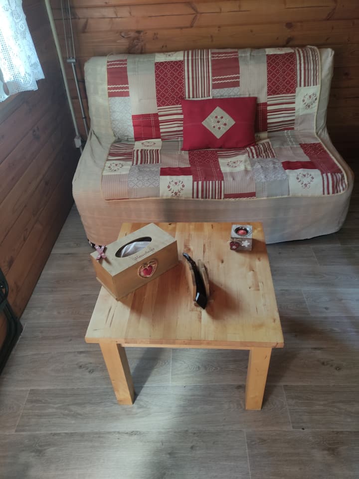 Chalet Avec Terrain Et Parking Privé. - Thiers