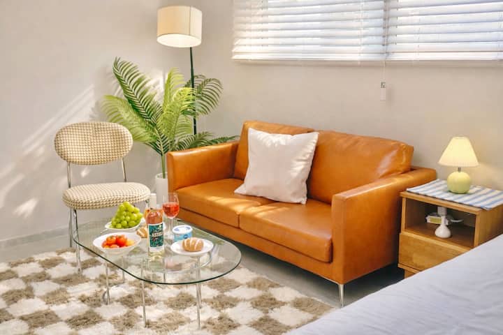 강남역/역삼역/무료짐보관/공항버스/코엑스/성수/잠실/세브란스/성형외과/피부과 - Seoul