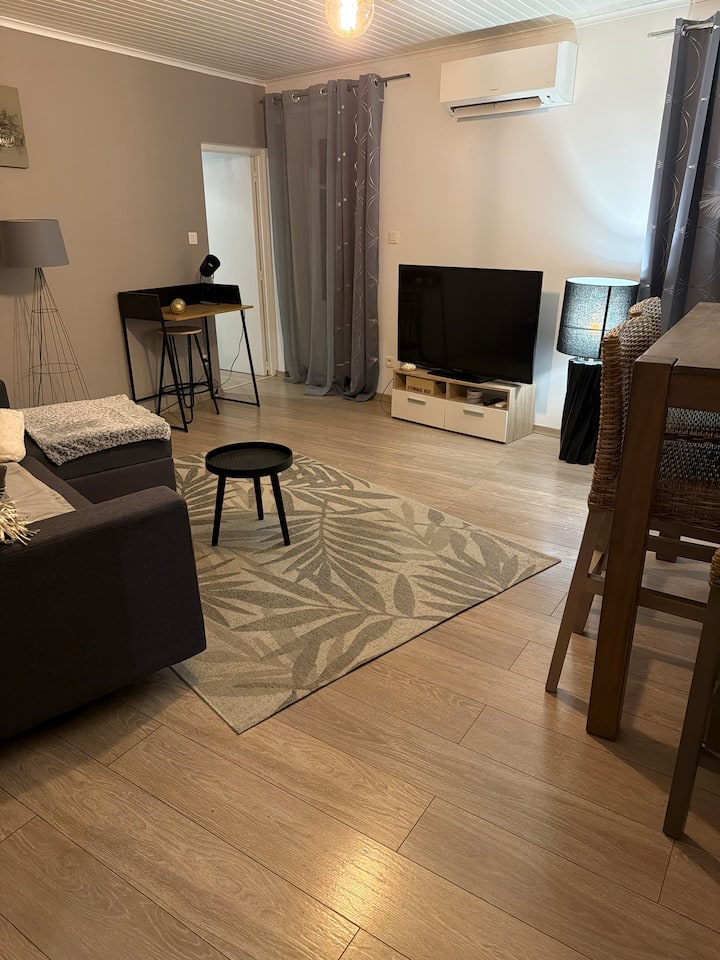 Charmant Appartement Au Cœur De La Ville - Sartène