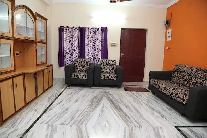 Luxury Family Room With All Modern Amenites . - Nellore