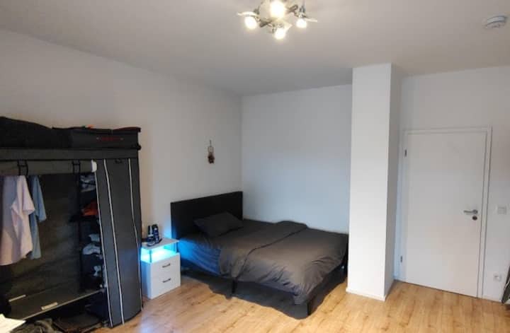 Cozy Mid Room In City Center Near Luisenplatz - Darmstadt