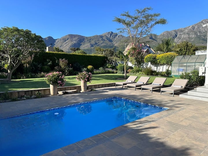 Happy Huguenot Cottage, Pool And Mountain Views - Franschhoek