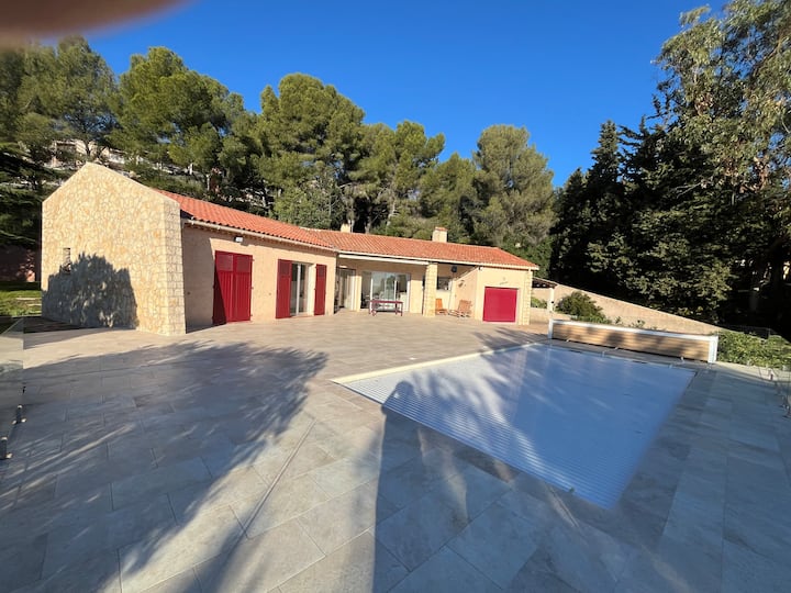 Maison De Famille L'escuriau - Saint-Raphaël