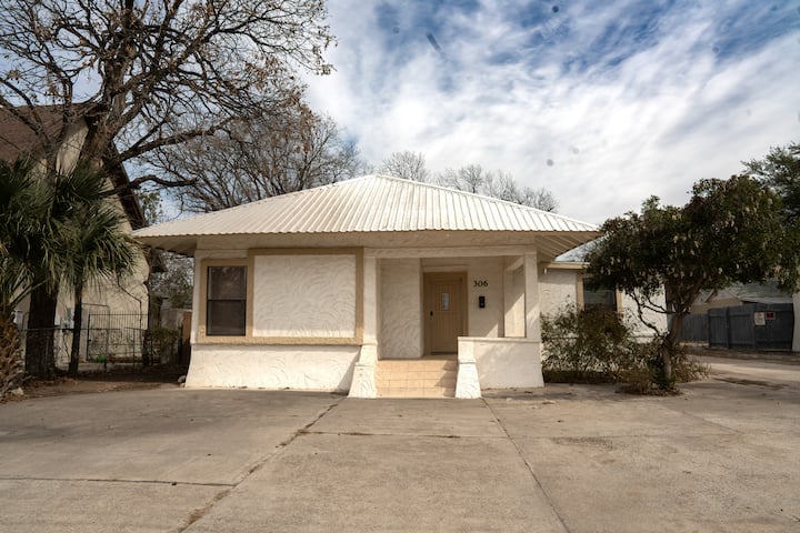 The Quiet Return - Del Rio, TX