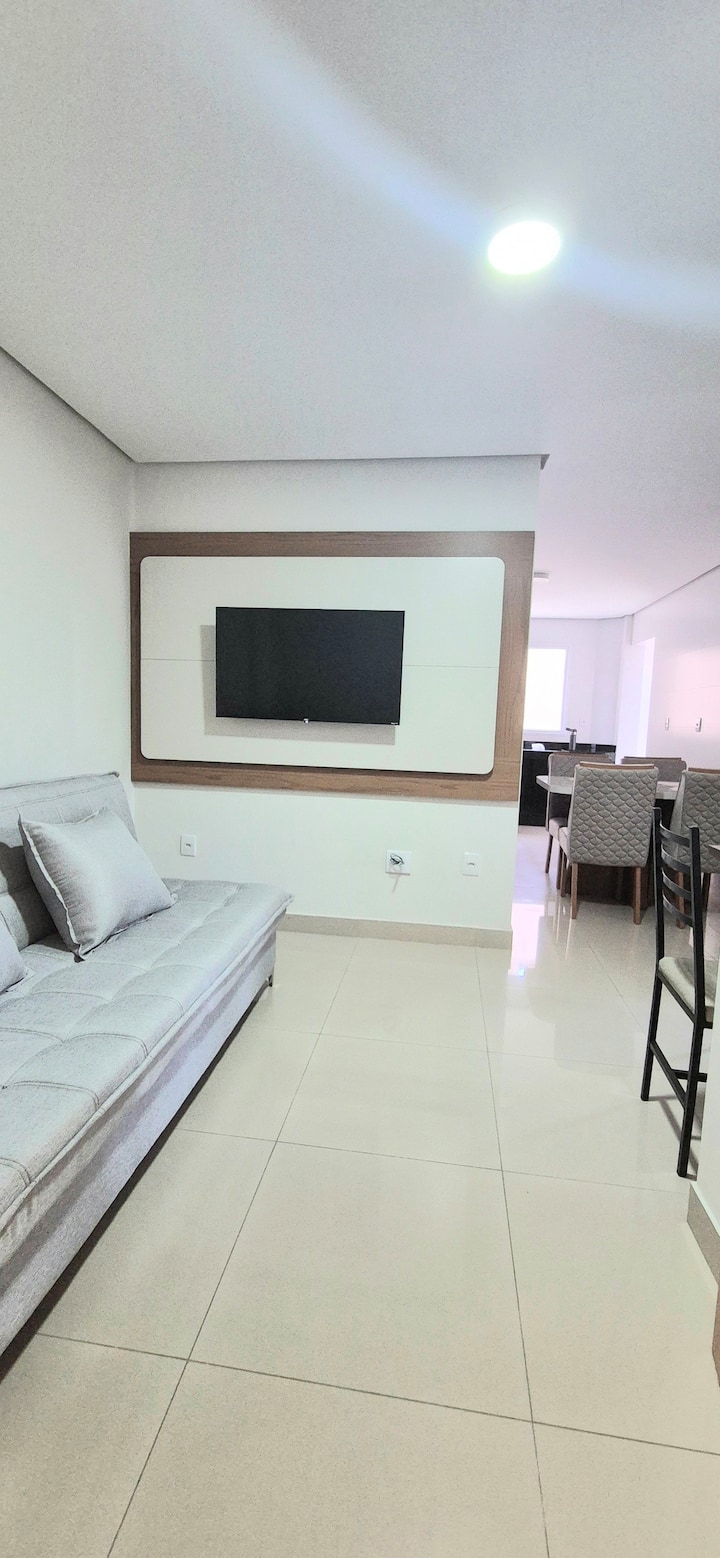 Apto Alto Padrão | Central, Garagem E Elevador - Montes Claros