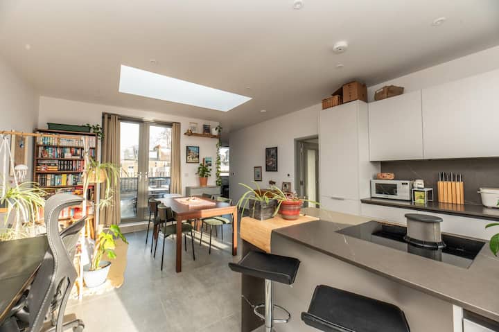 Beautiful 1br, Huge Terrace 17 Mins Central London - Epsom