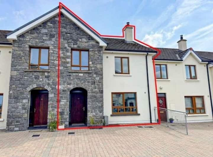 4 Bedroom House In The Heart Of Ballisodare Villag - Sligo