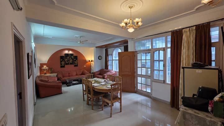 Cozy Raas Villa Apartments, Solan—views, Sleeps 6! - Solan