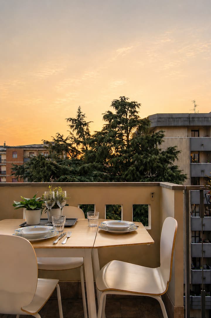 Vista Sul Tramonto • Parcheggio • Stazione A Piedi - Monza