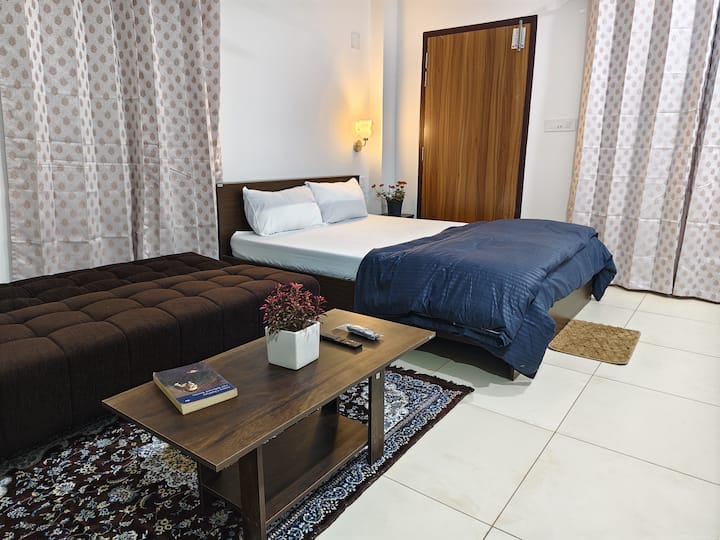 Saanj Studio - Nook | Cozy Stay Near Airport - Guwahati