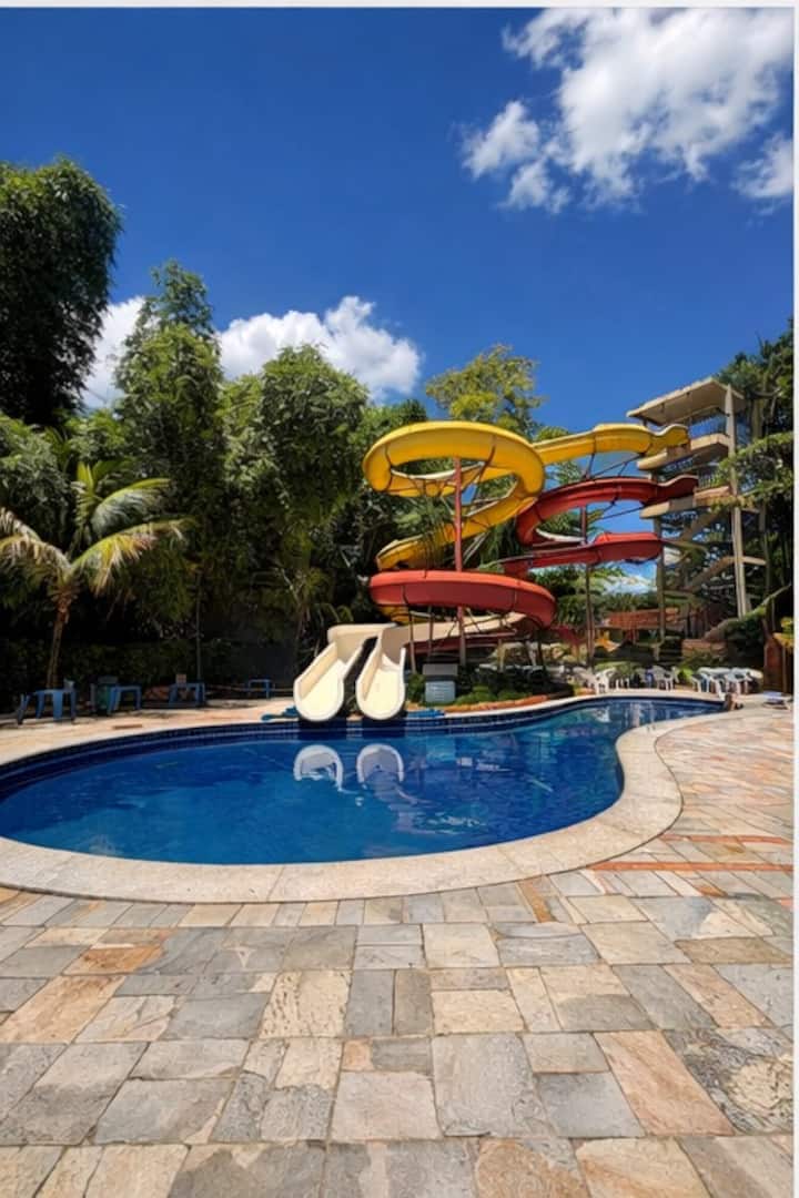 Flat Elegante E Funcional No Golden Dolphin Grand - Caldas Novas