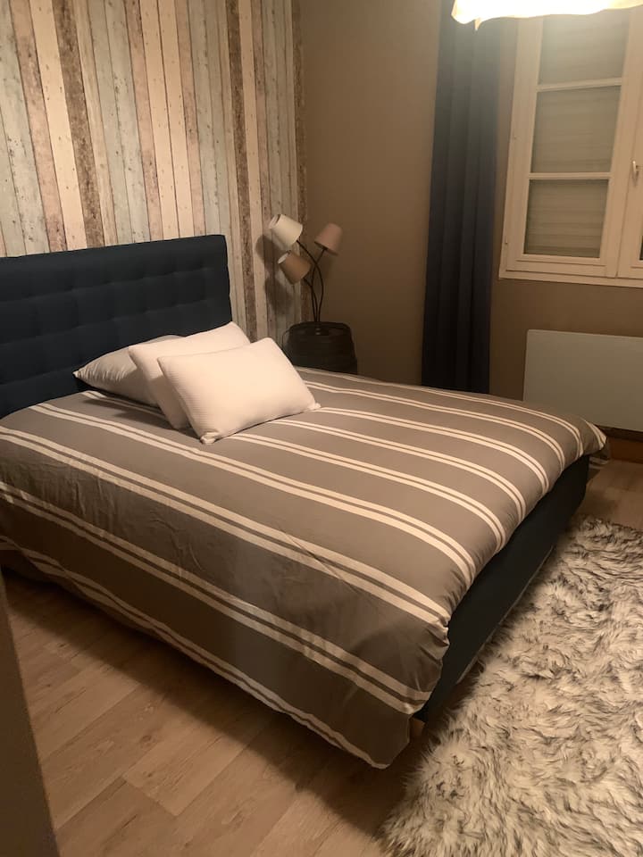 Maison Familiale Proche De Paris. Bois Et Jardin. - Étampes