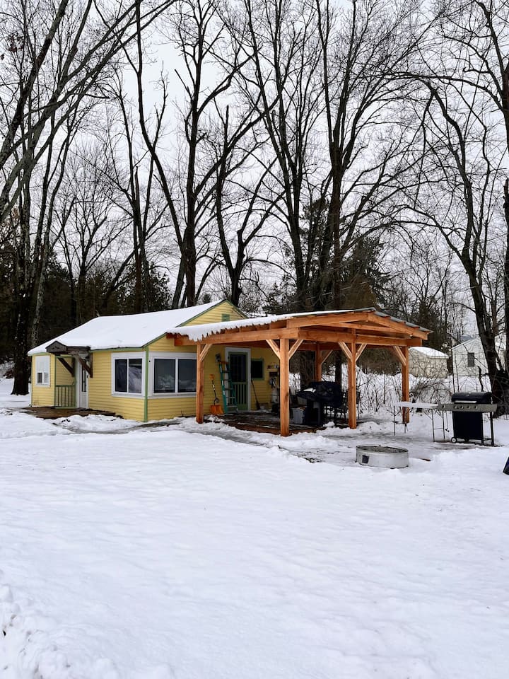 Cozy 2 Bedroom Lakefront Cottage On Oneida Lake - Sylvan Beach, NY