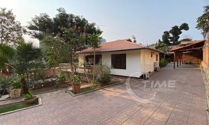 Moradia Com Duas Residências - V5 - Luanda