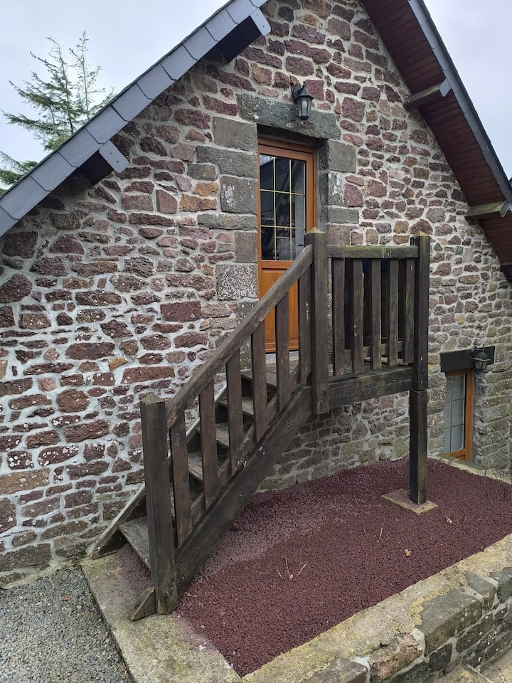 Petite Maison Avec Un Balcon A La Campagne. - Normandia