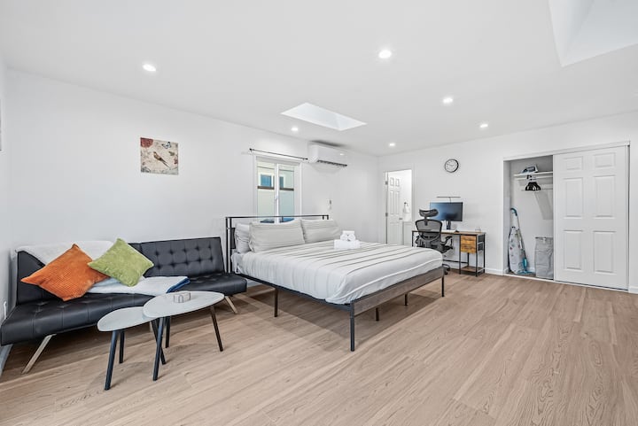 Vb Haus Studio: 10 Mins > Levi's | Kitchen | Patio - Sunnyvale, CA