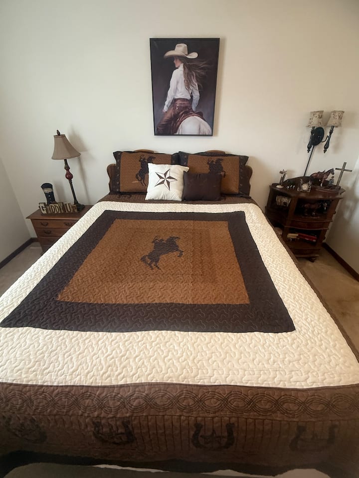 Cozy 3 Bedroom 2 Bath Home. Close To Daytona Beach - DeLand, FL